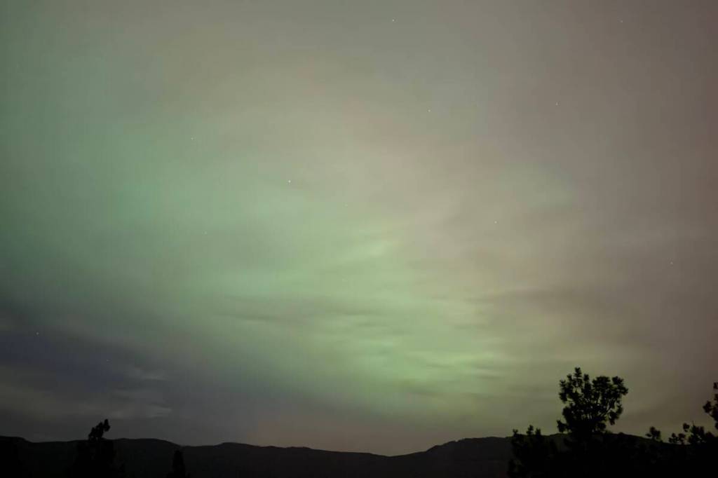 PHOTOS: Northern lights dazzle Central Okanagan sky | Kimberley Bulletin